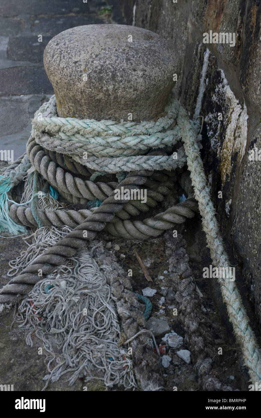 Cornish quayside bollard hi-res stock photography and images - Alamy