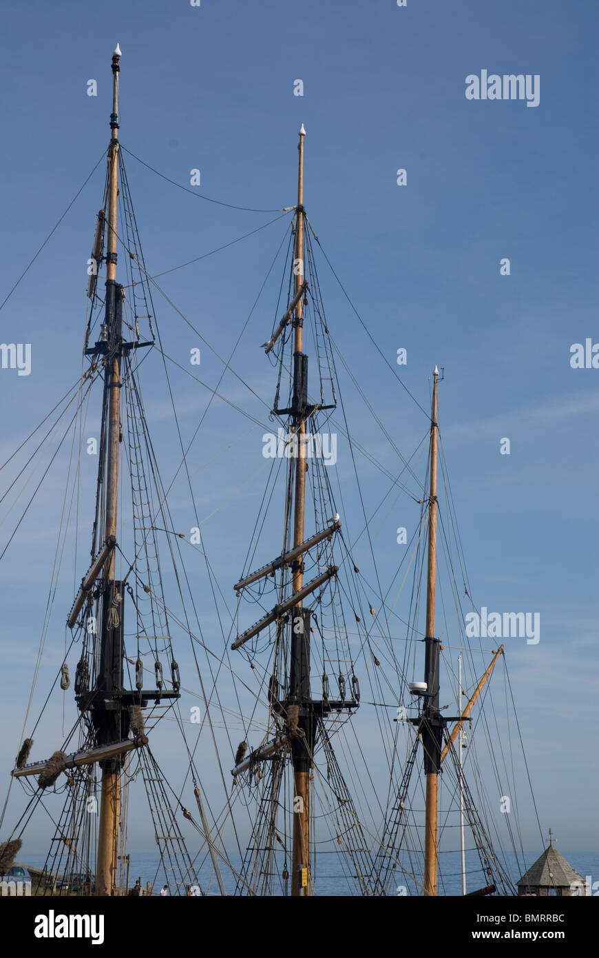 Square rigged masts hi-res stock photography and images - Alamy