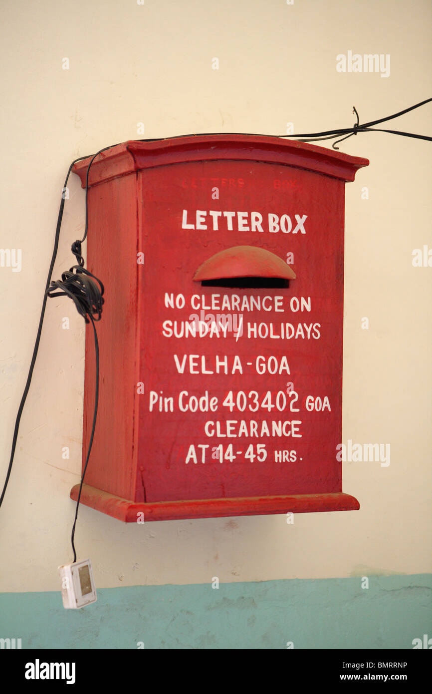 Red indian post letter box hi-res stock photography and images - Alamy