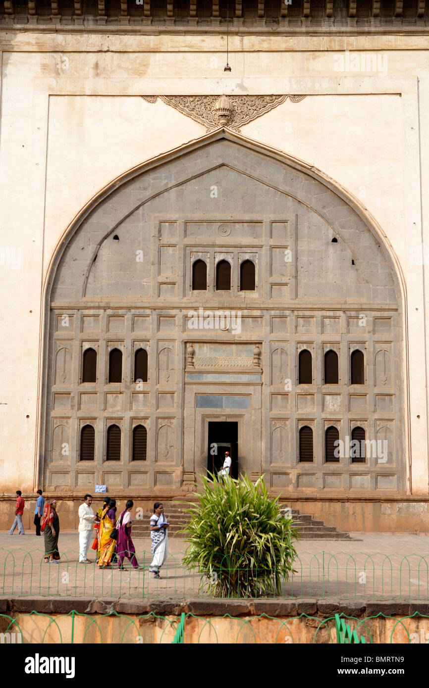 Arch entrance gol gumbaz built hi-res stock photography and images - Alamy