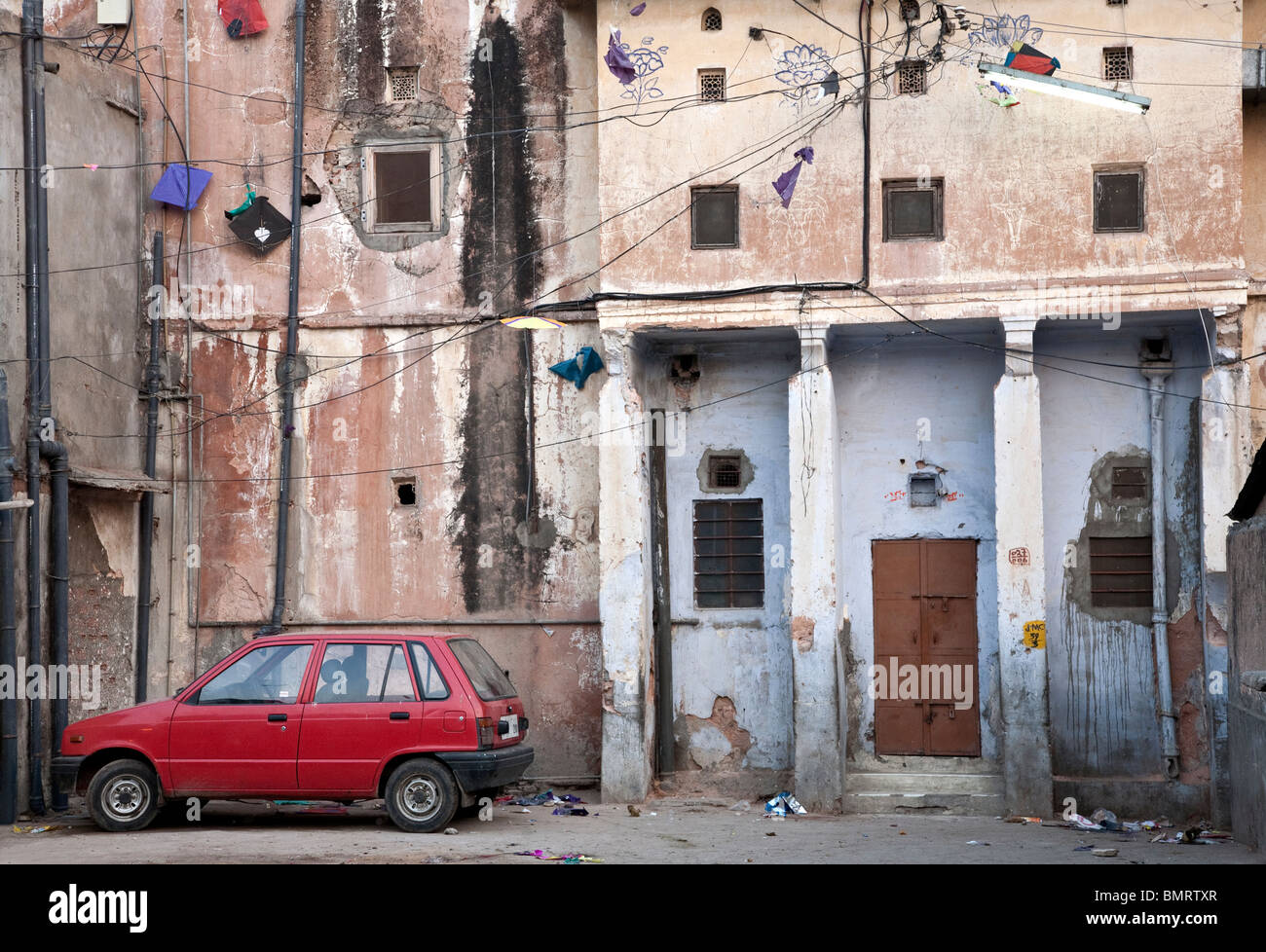Kites entangled on the electricity wires. Jaipur. Rajasthan. India ...
