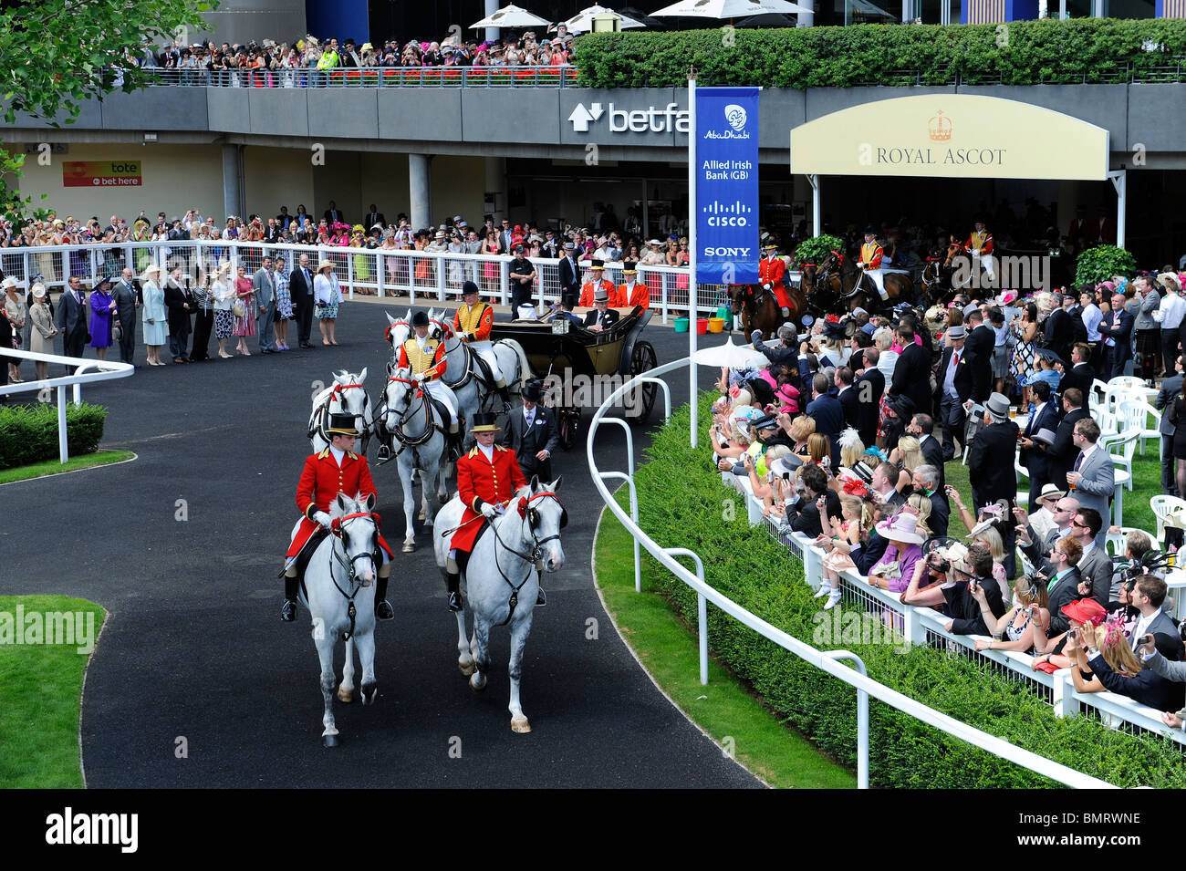 Viewing procession hi-res stock photography and images - Alamy