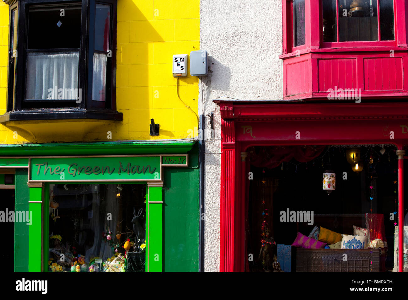 Front of shops hi-res stock photography and images - Alamy