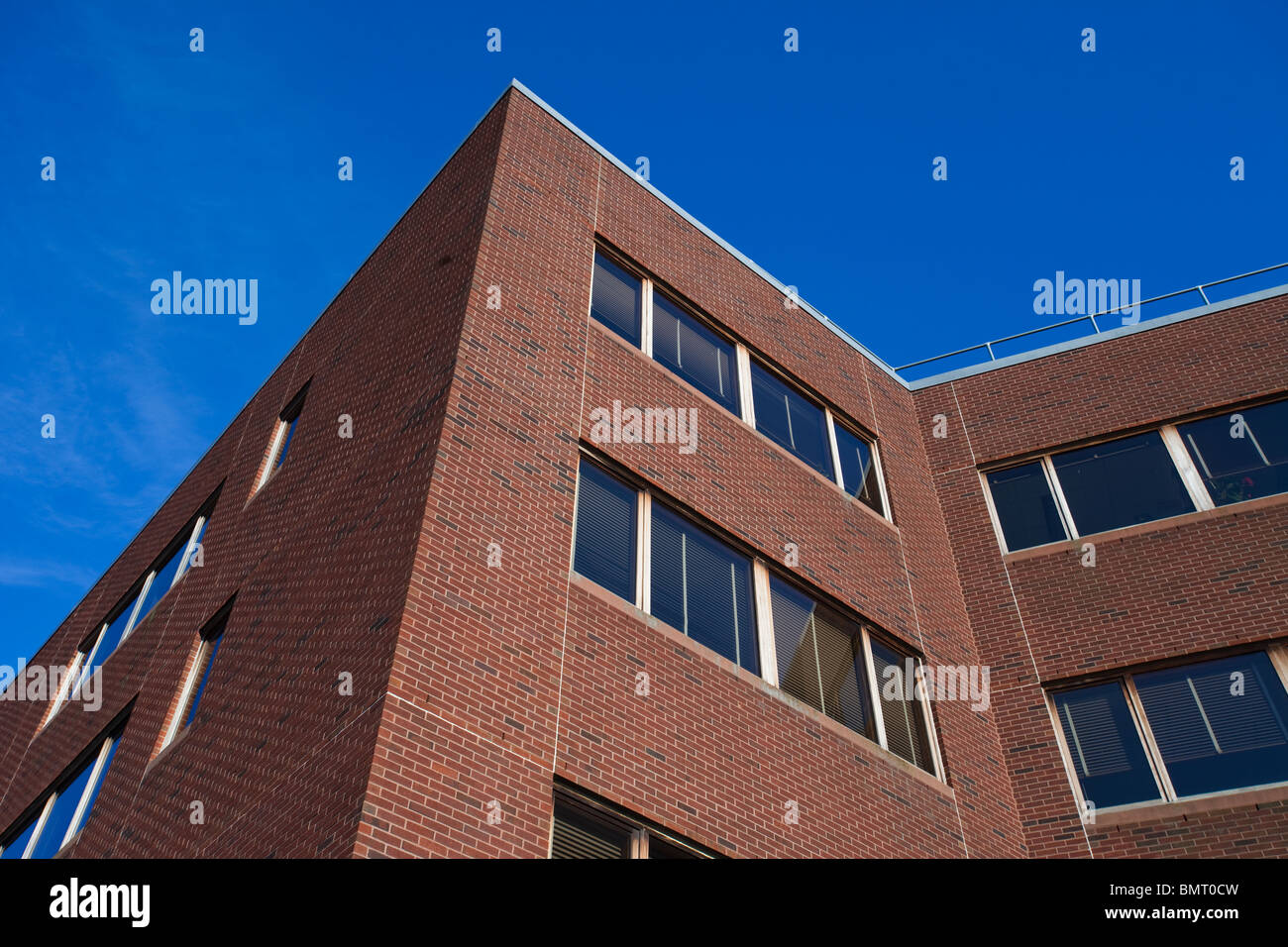 Science lab school building hi-res stock photography and images - Alamy
