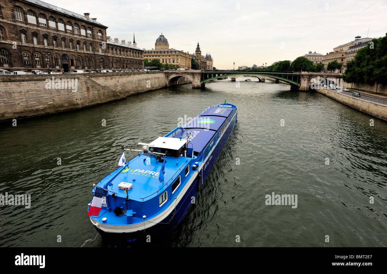 Blue barge hi-res stock photography and images - Alamy