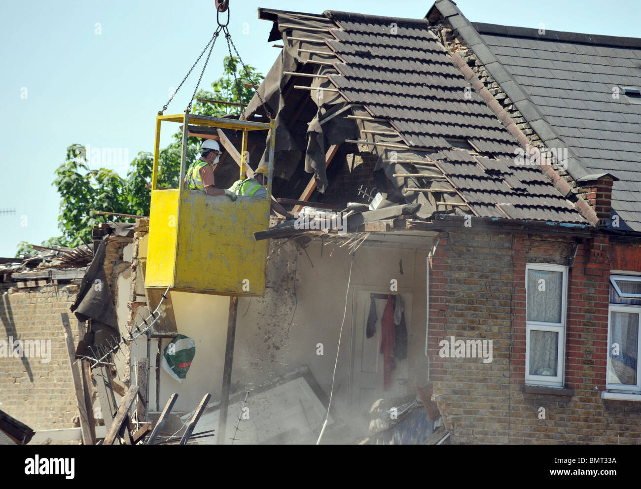 gas explosion stanley rd south harrow which one person is killed Stock ...