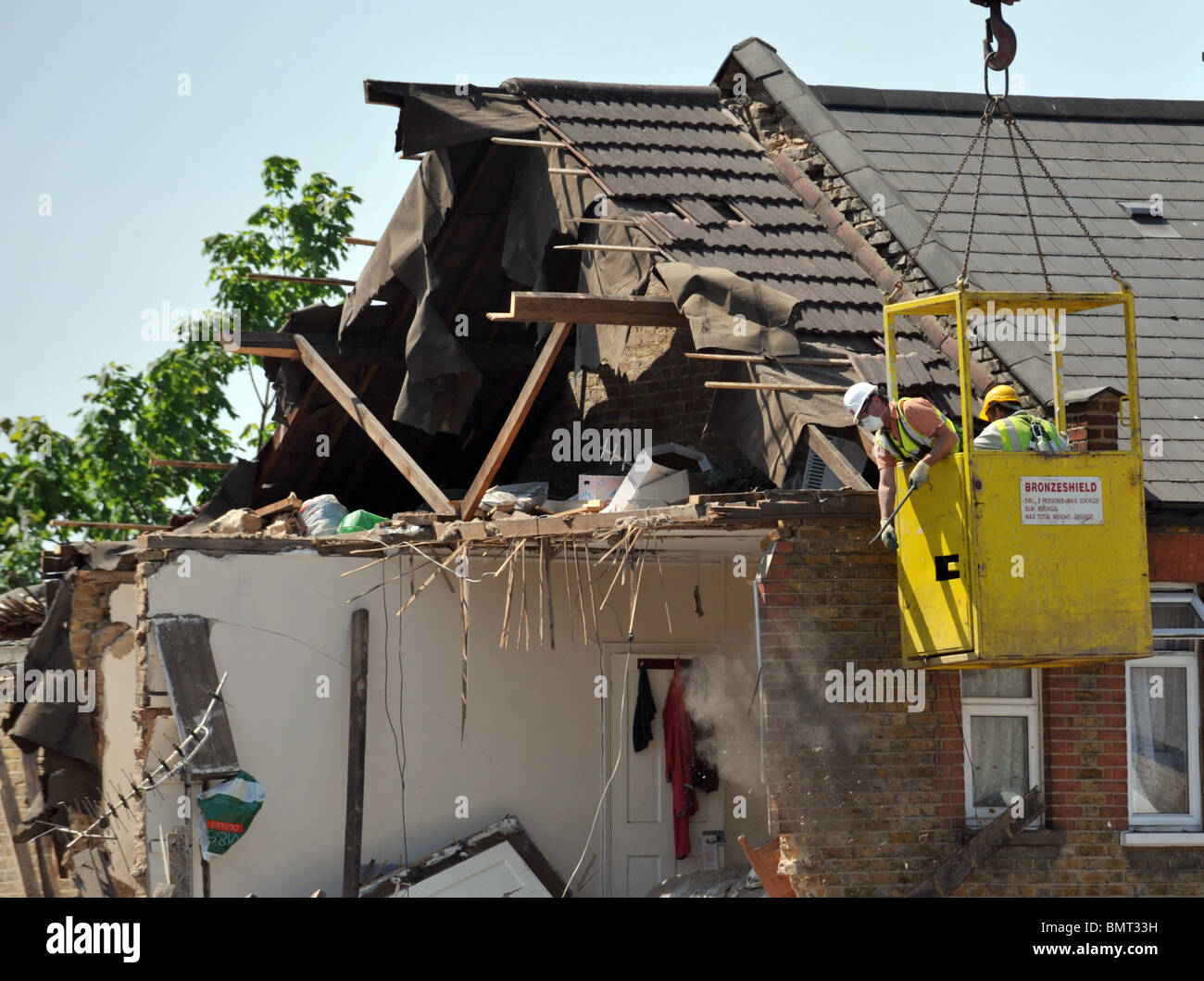 gas explosion stanley rd south harrow which one person is killed Stock ...