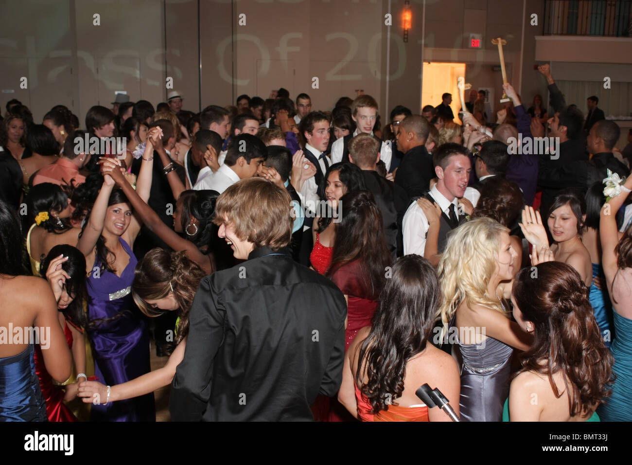 Crowd floor hi-res stock photography and images - Alamy