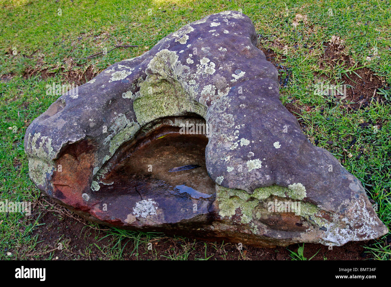 Hollowed out seat shaped rock, Kirstenbosch Botanical Gardens, Cape ...
