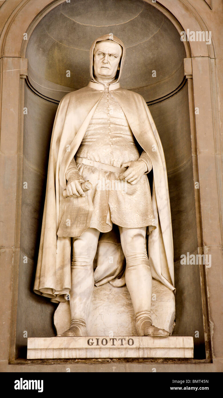 Florence - Giotto statue on the facade of Uffizi gallery by Giovanni ...