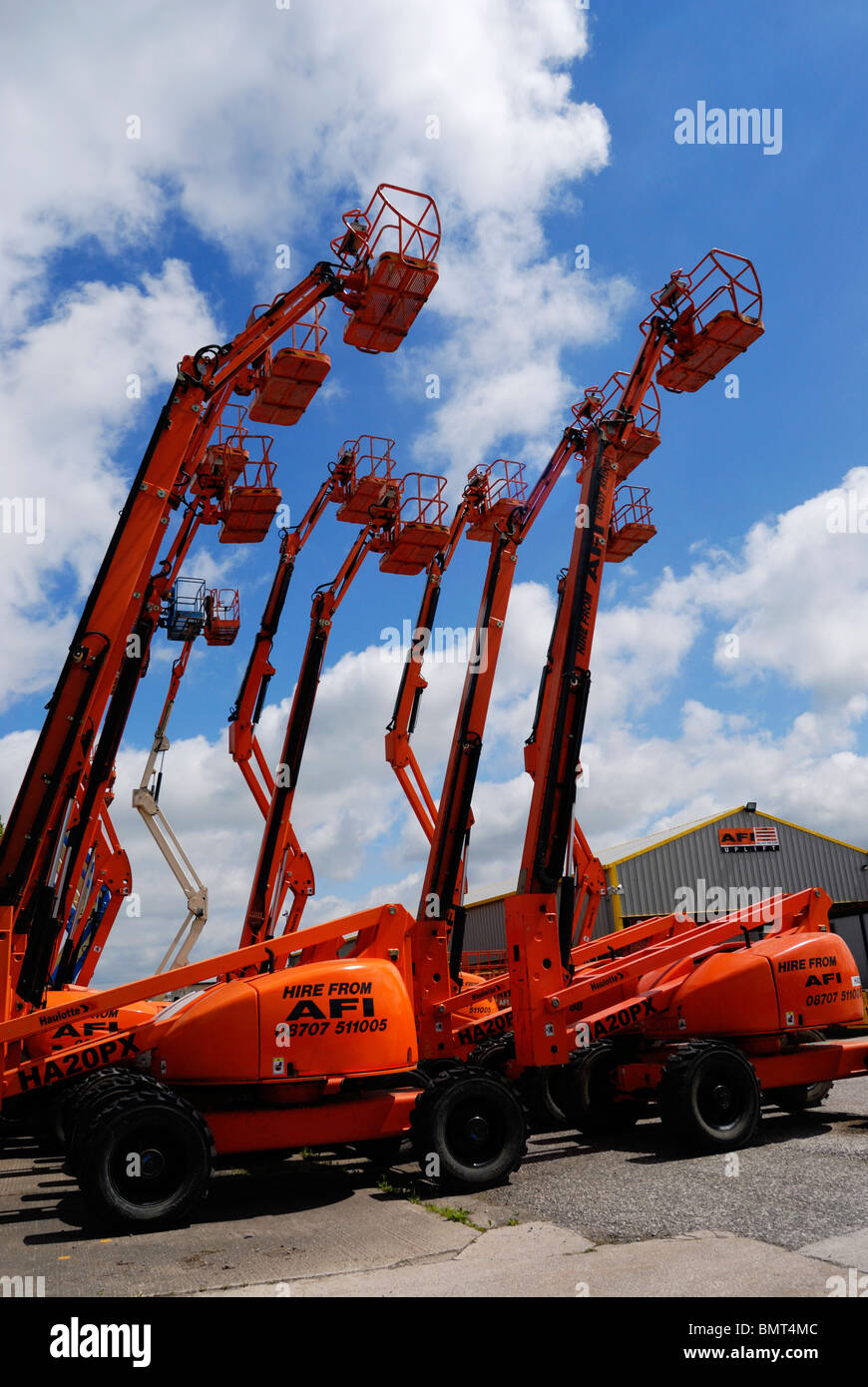 Hydraulic lifts hi-res stock photography and images - Alamy