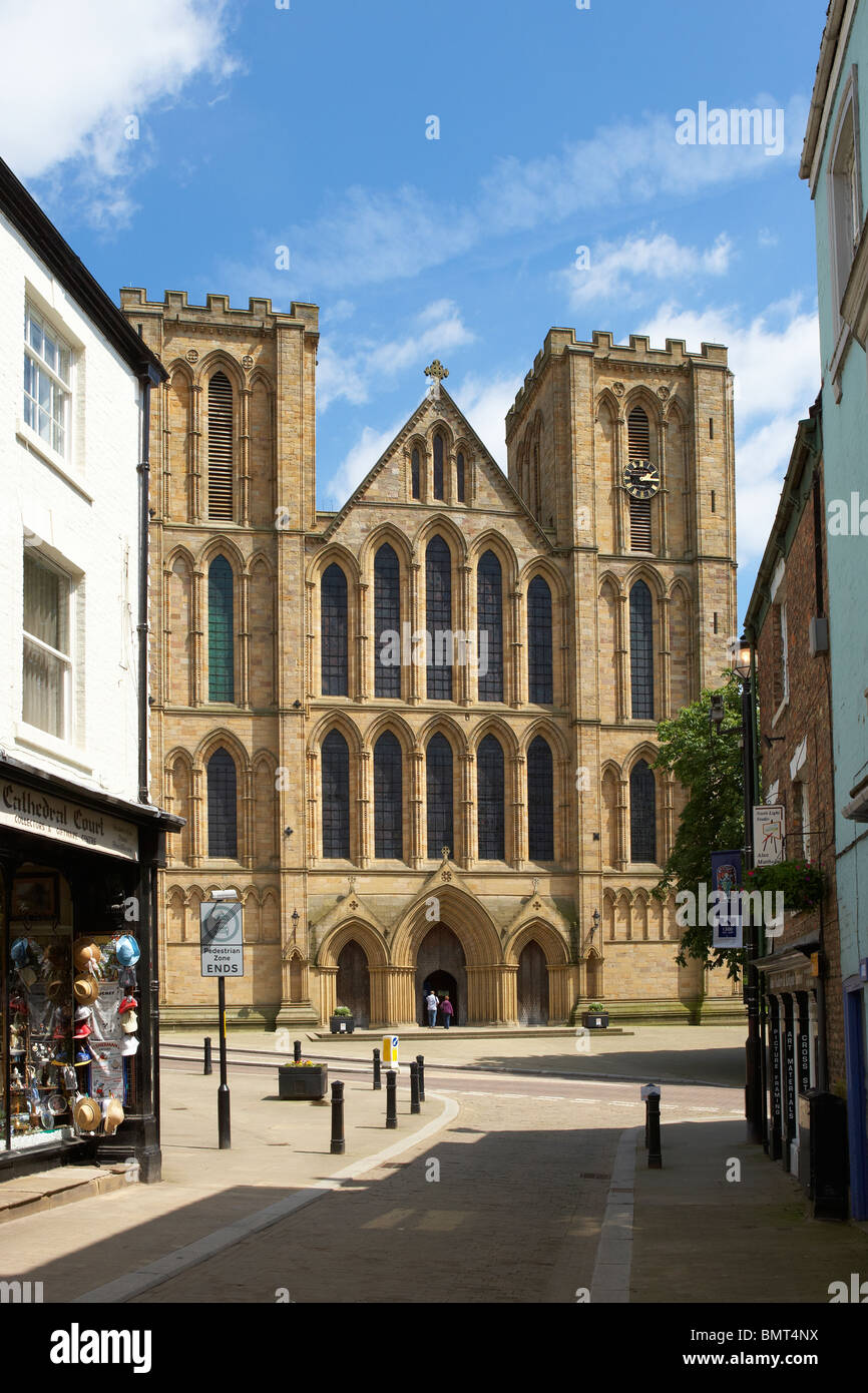 RIPON CITY CATHEDRAL NORTH YORKSHIRE UNITED KINGDOM Stock Photo - Alamy