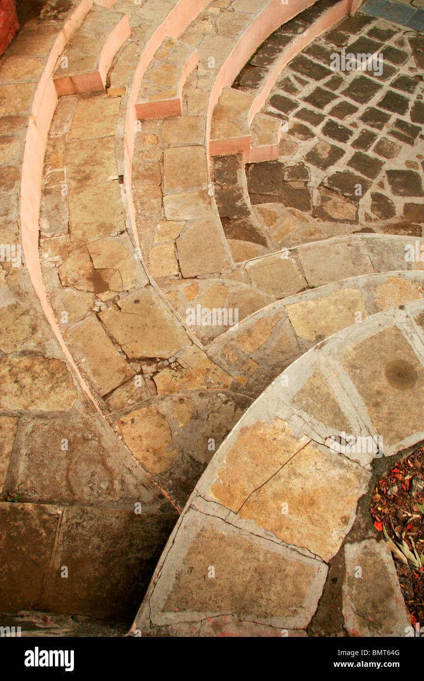 Semicircular steps hi-res stock photography and images - Alamy