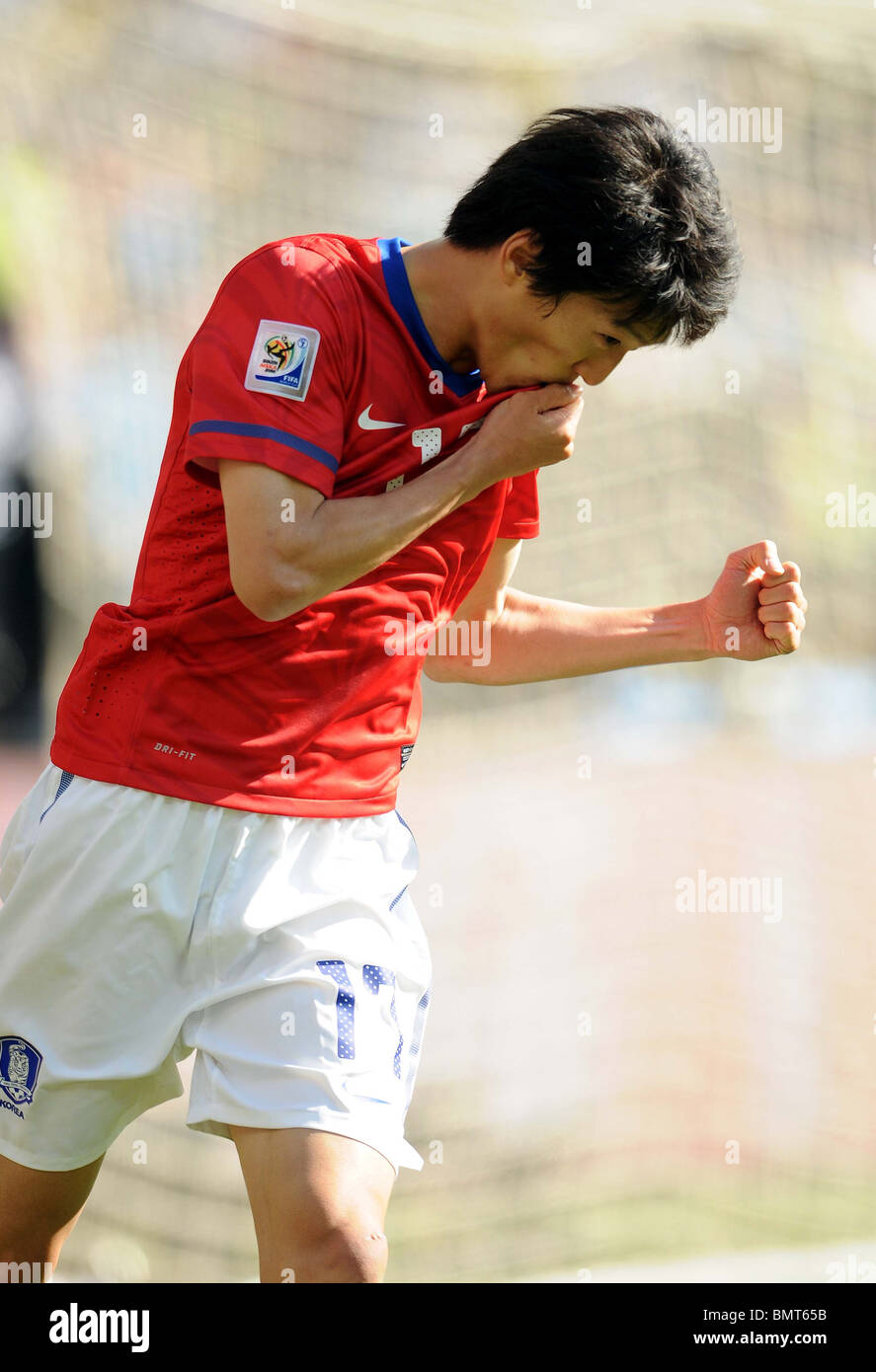 LEE CHUNG YONG CELEBRATES GOAL LEE CHUNG YONG CELEBRATES GOAL SOCCER ...