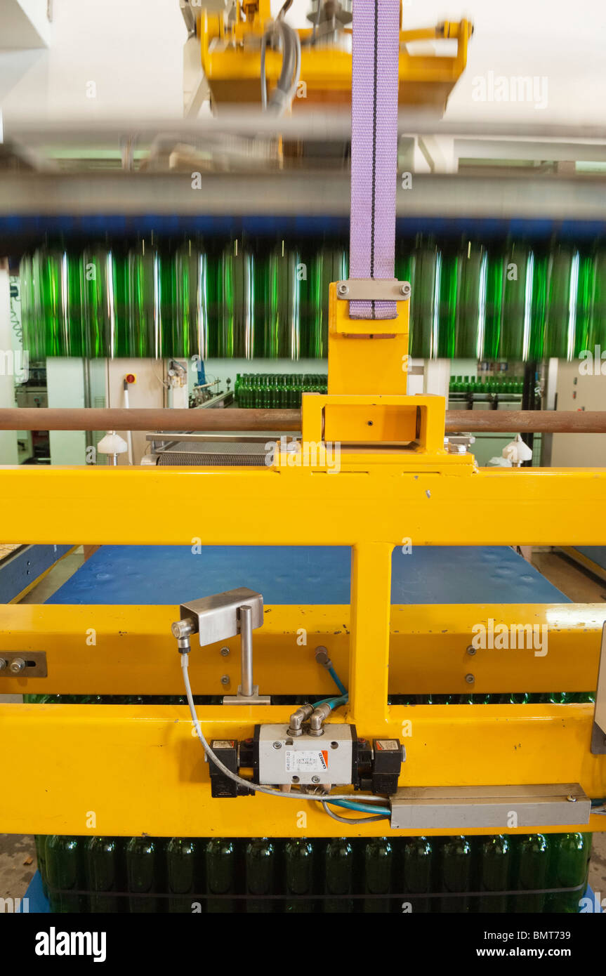 Modern winery with automated conveyors for bottling process, Alentejo ...