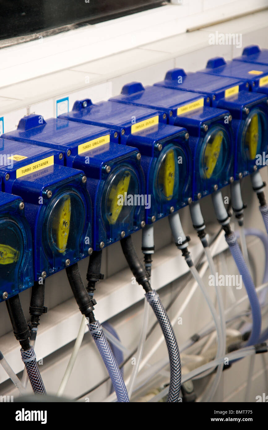 Dispense dispensing hi-res stock photography and images - Alamy