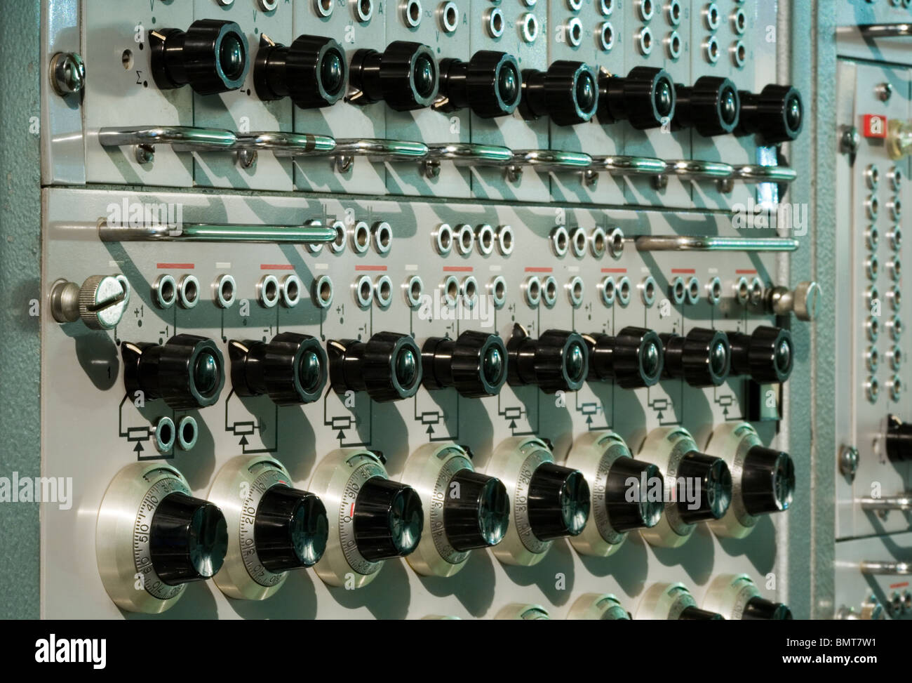 Vintage sound machine hi-res stock photography and images - Alamy