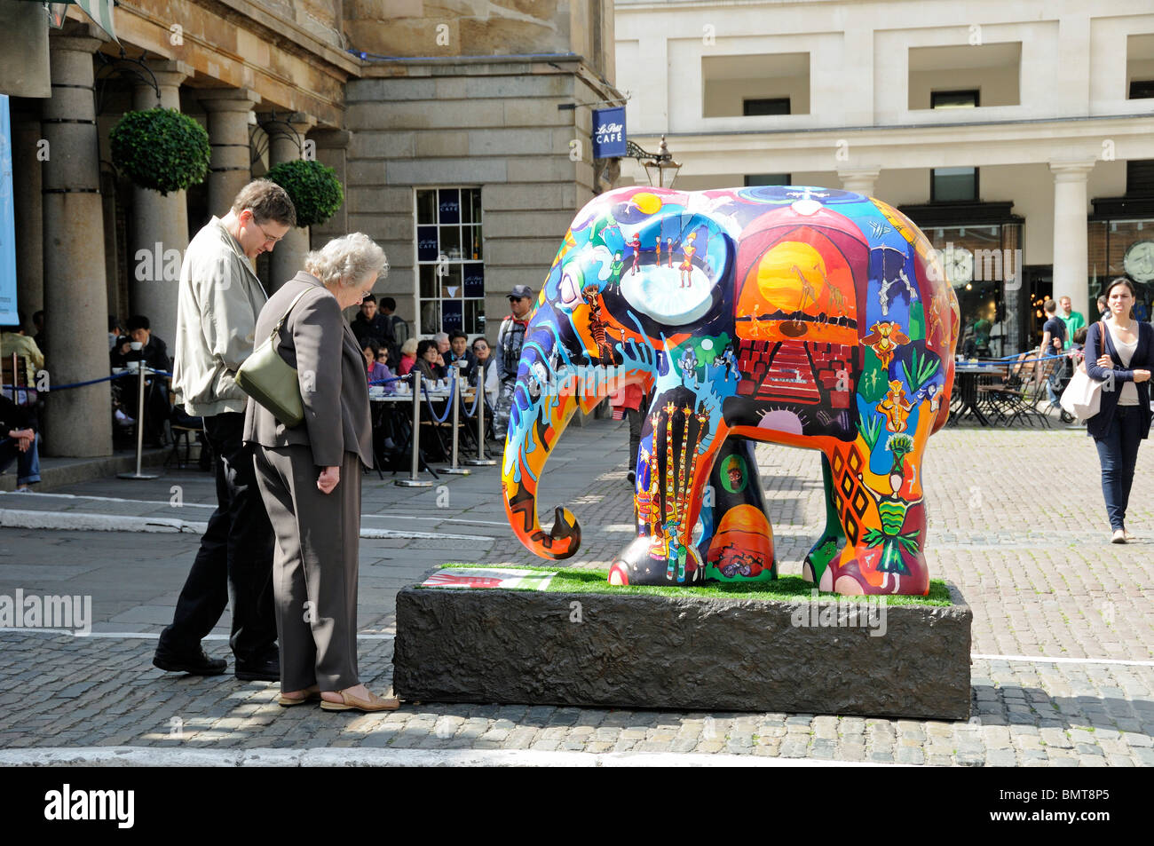 Asian elephant statue hi-res stock photography and images - Alamy