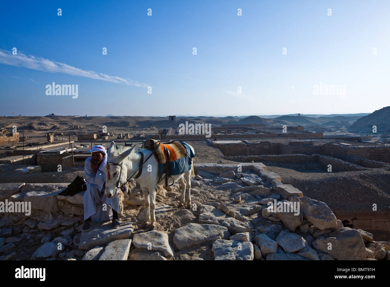 Egypt, local people in the archaeological site of Sakaka Stock Photo ...