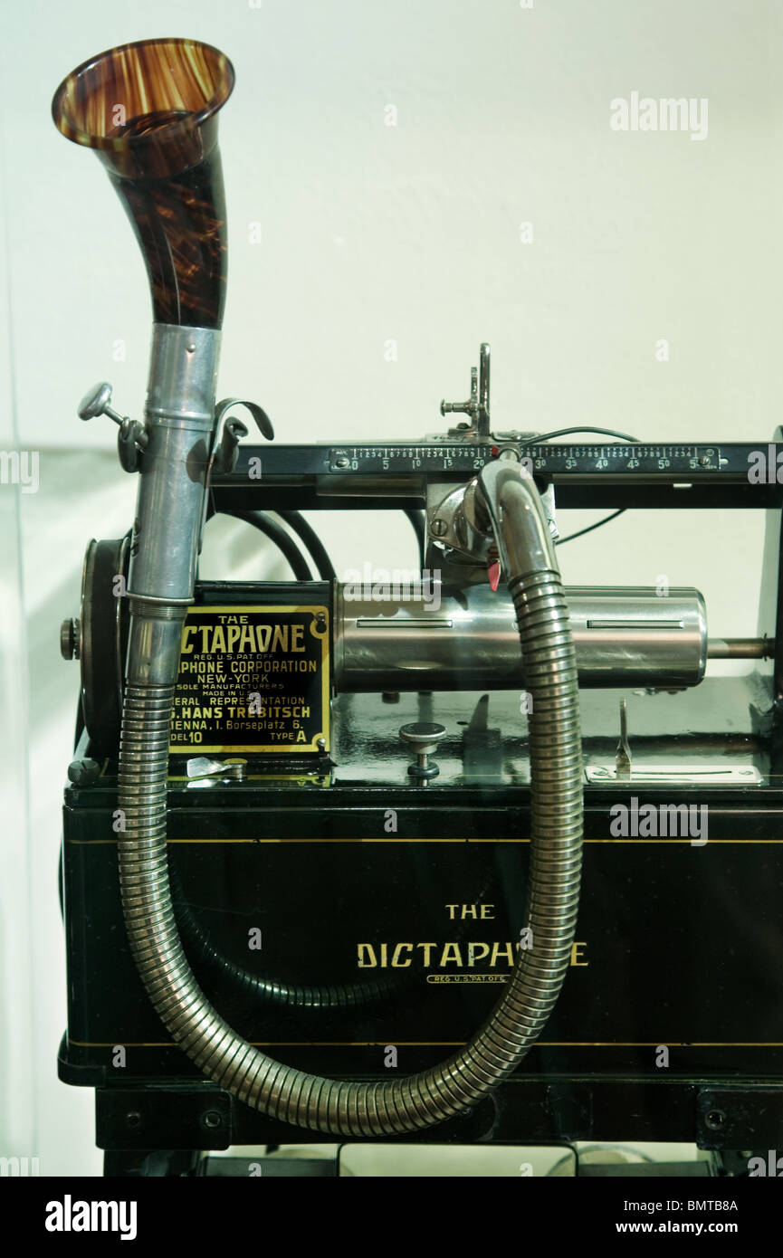 Dictaphone Historic Hi-res Stock Photography And Images, 50% OFF