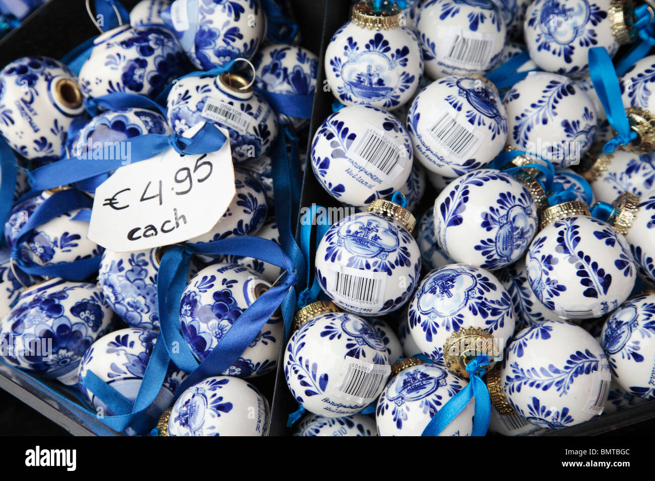 Delft pottery hi-res stock photography and images - Alamy