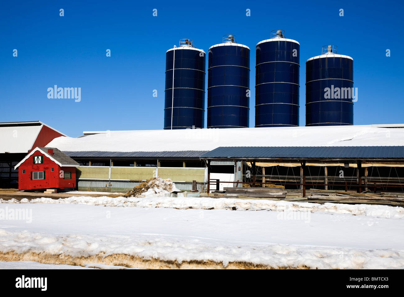 Midwest farm winter hi-res stock photography and images - Alamy
