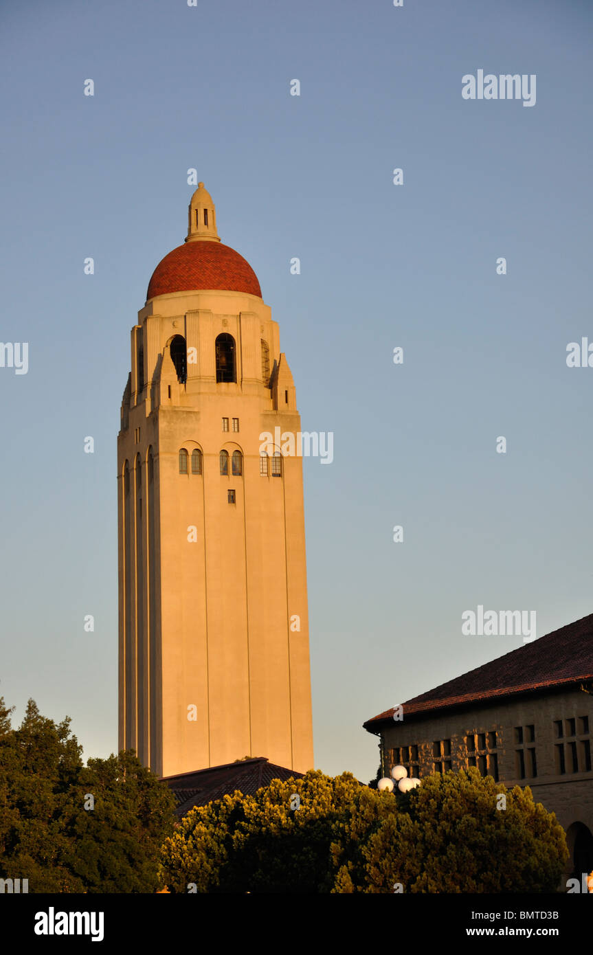 Us college campus tower hi-res stock photography and images - Alamy