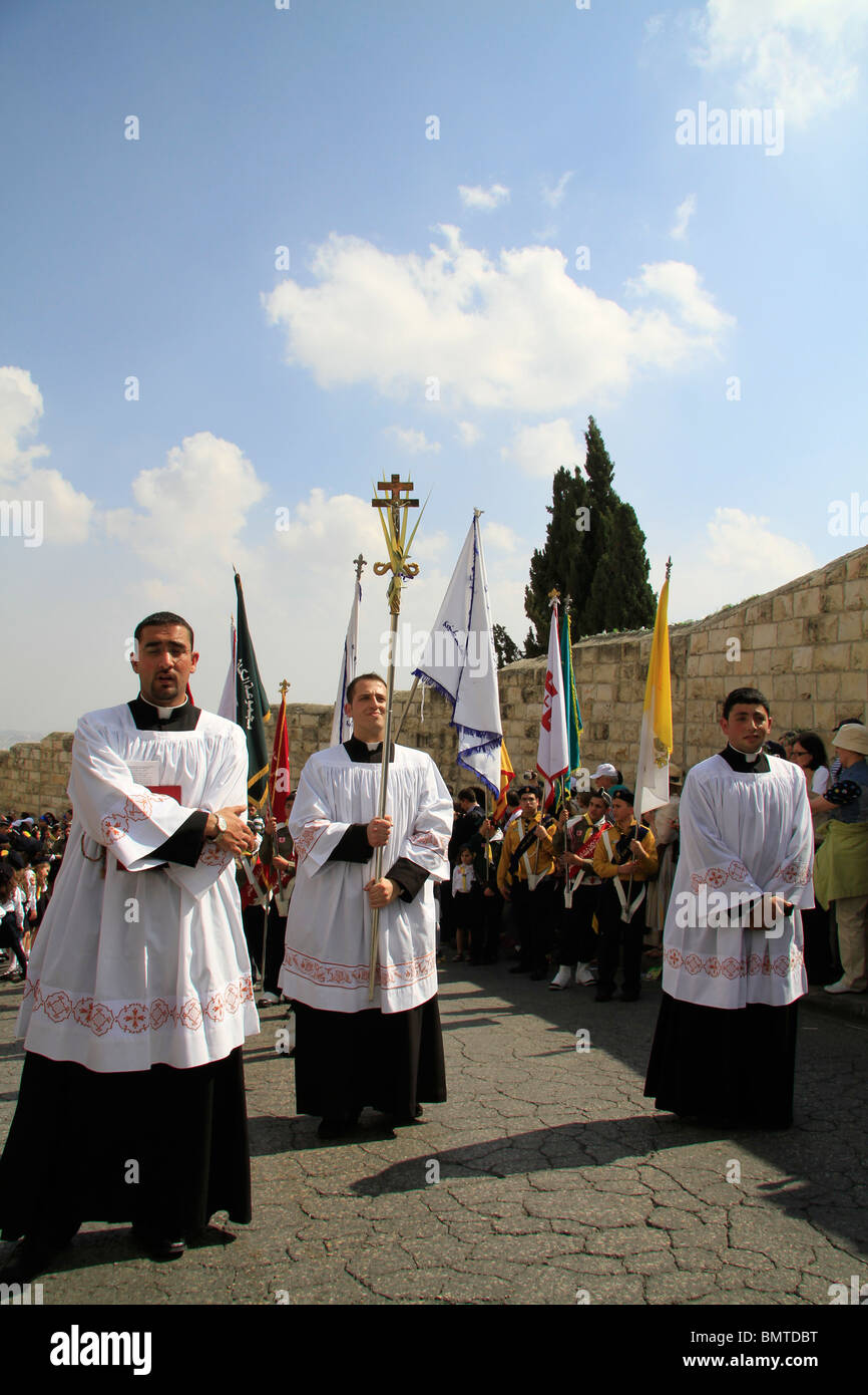 Israel, Jerusalem, Easter, Palm Sunday procession on the Mount of ...