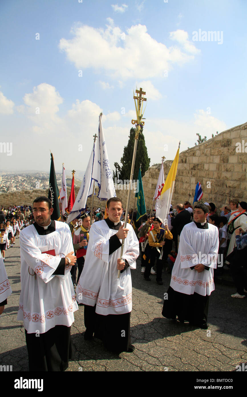 Israel, Jerusalem, Easter, Palm Sunday procession on the Mount of ...