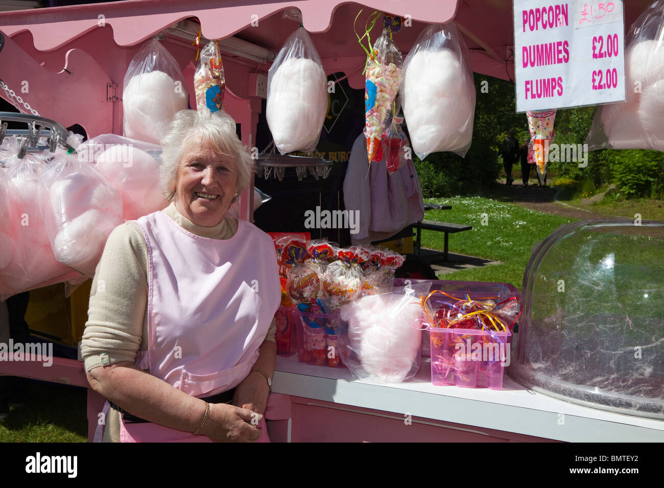 Woman selling candy floss and confectionery at West End Festival ...