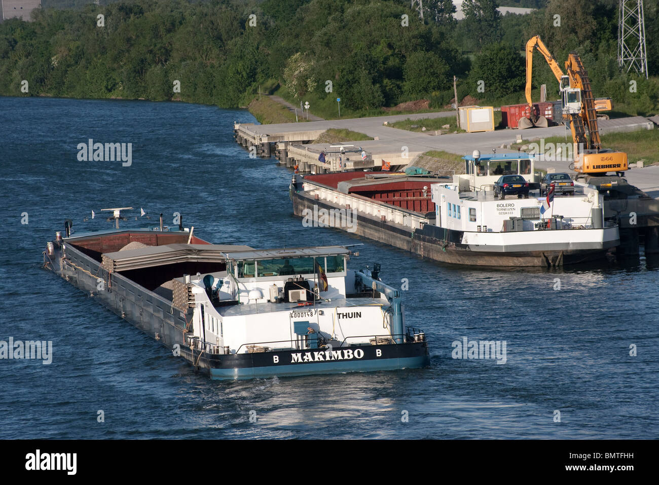 Industrial barges hi-res stock photography and images - Alamy