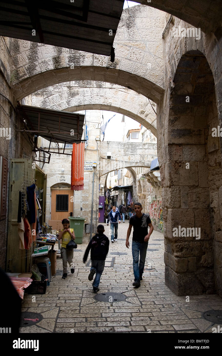 Jerusalem Alleyway - Muslim Quarter Stock Photo - Alamy