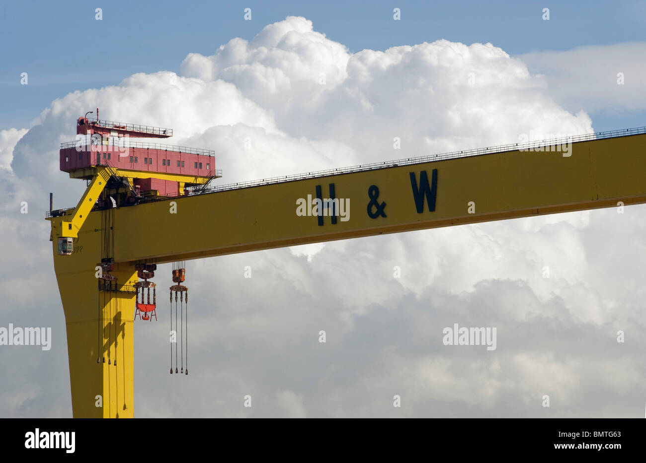 One of Harland & Wolff's two gantry cranes,'Samson & Goliath', Belfast ...