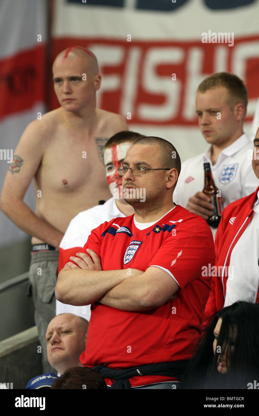 England v south africa fans hi-res stock photography and images - Alamy