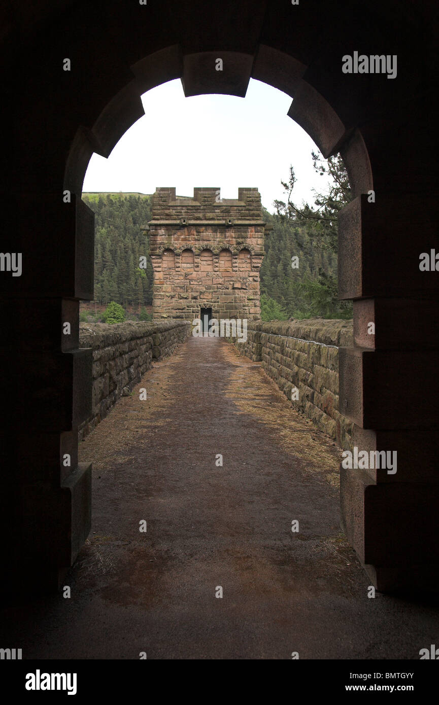 Howden Dam, Derwent Reservoir, Upper Derwent Valley, Derbyshire ...