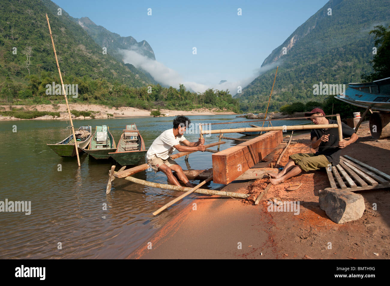 Laos men hi-res stock photography and images - Alamy