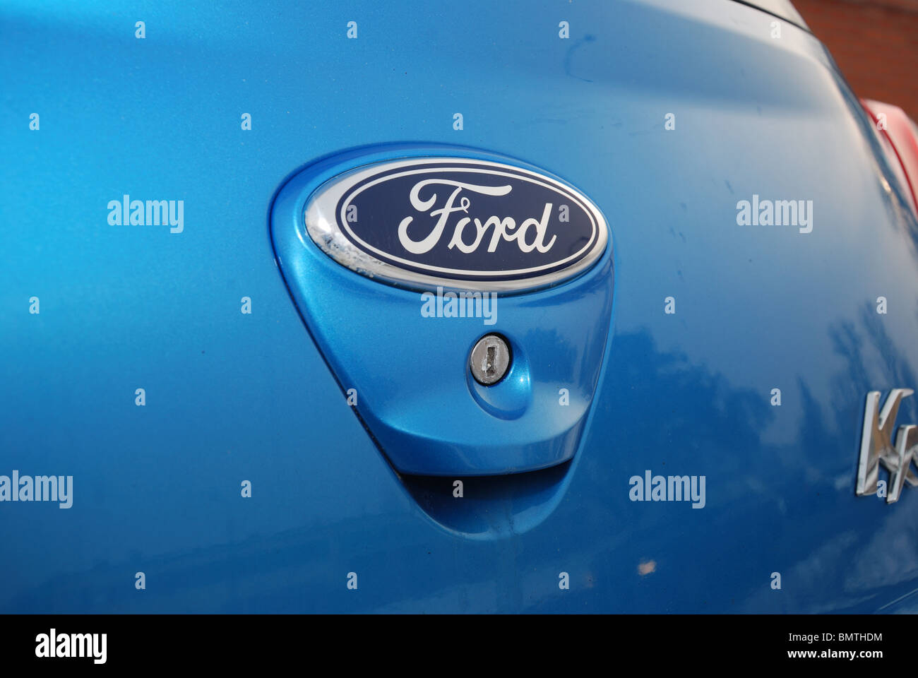 Ford badge hi-res stock photography and images - Alamy