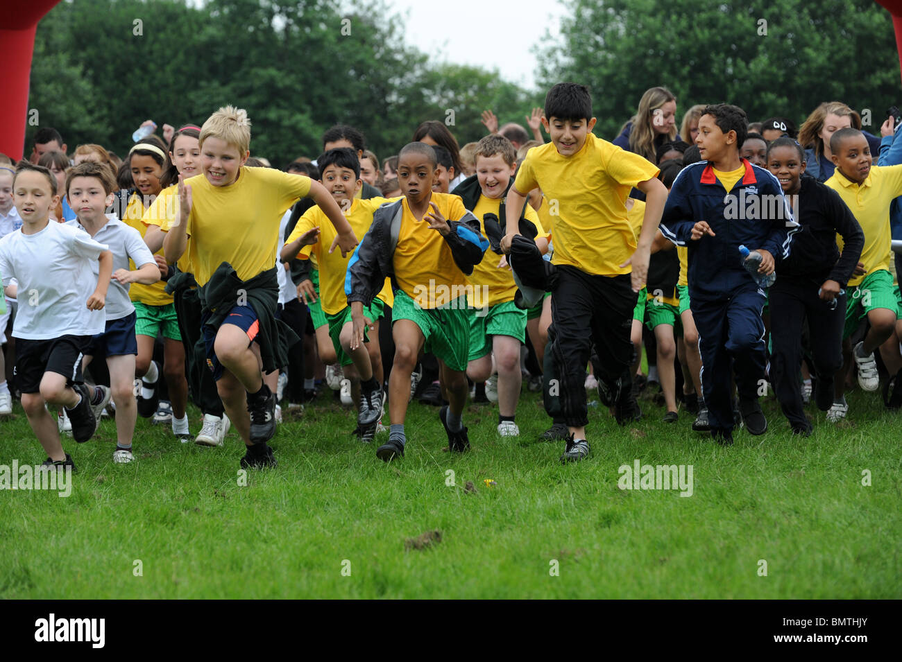 Children taking part in the Tesco Great School run Stock Photo - Alamy