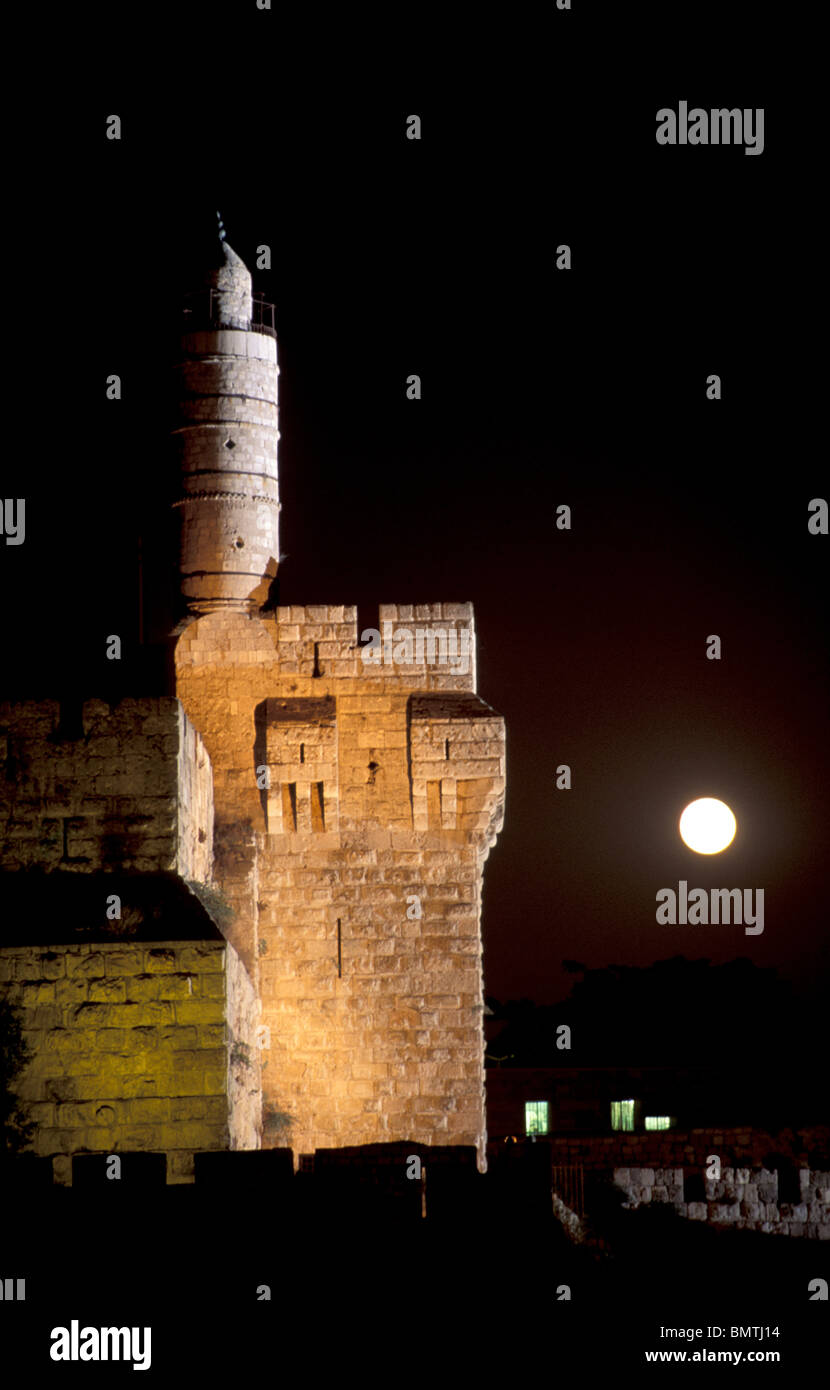 David moon hi-res stock photography and images - Alamy