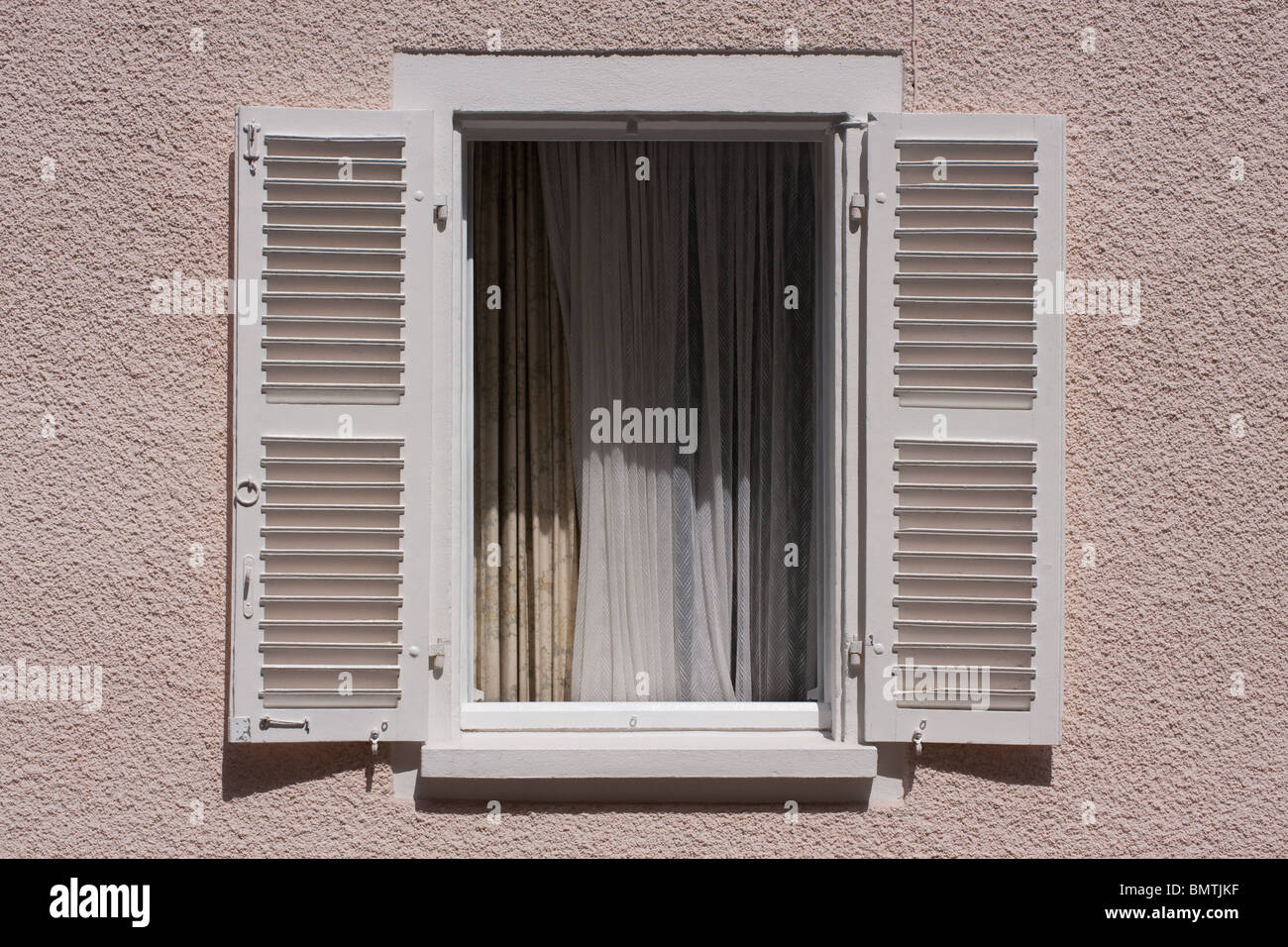 Le grand louvre hi-res stock photography and images - Alamy