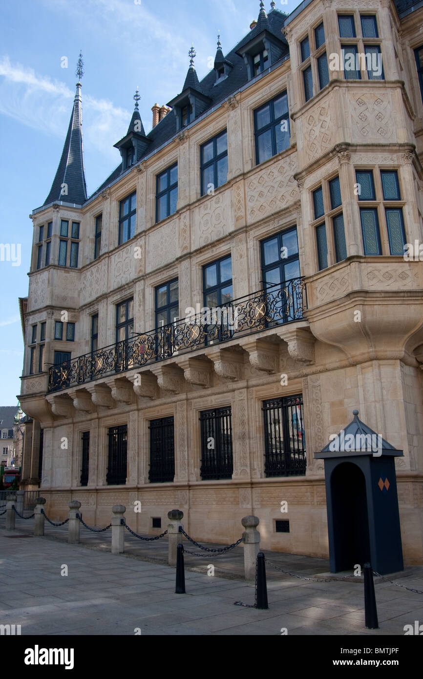 Tower with bay windows hi-res stock photography and images - Alamy