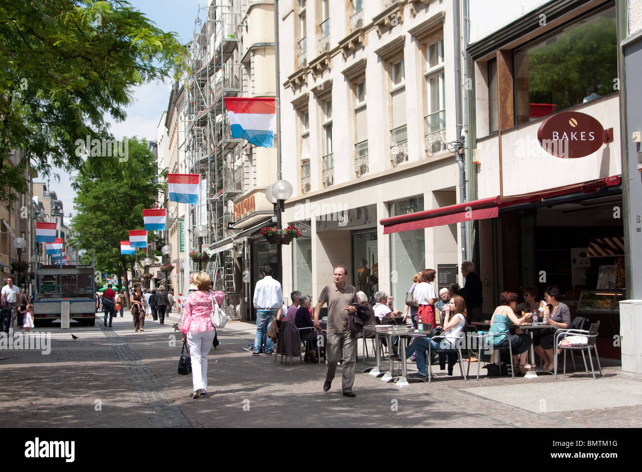 Outdoor restaurant diners hi-res stock photography and images - Alamy