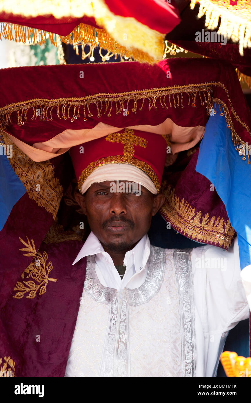 Timkat festival ark of the covenant hi-res stock photography and images ...