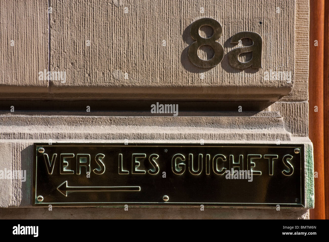brass plaque address name plate building number Stock Photo - Alamy