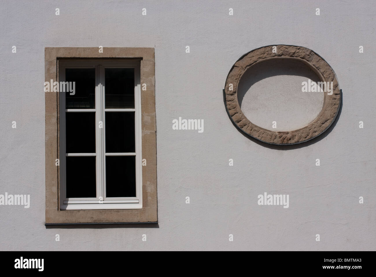 Stone wall circle hi-res stock photography and images - Alamy