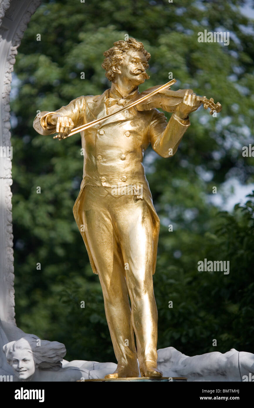 Johann Strauss Monument in Stadt Park, Vienna, Austria Stock Photo - Alamy
