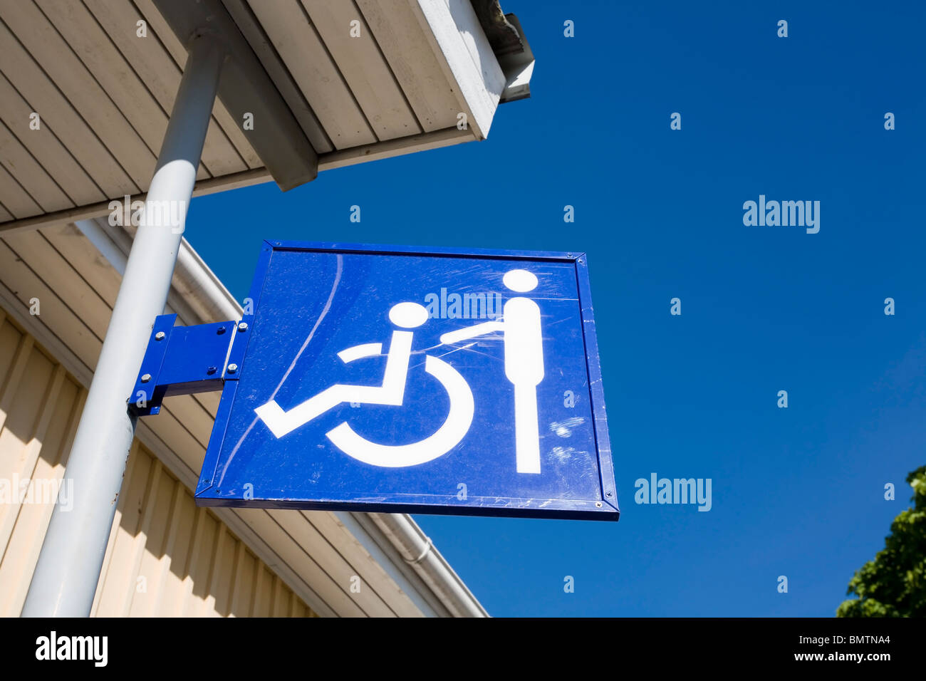 handicapped parking only sign Stock Photo - Alamy