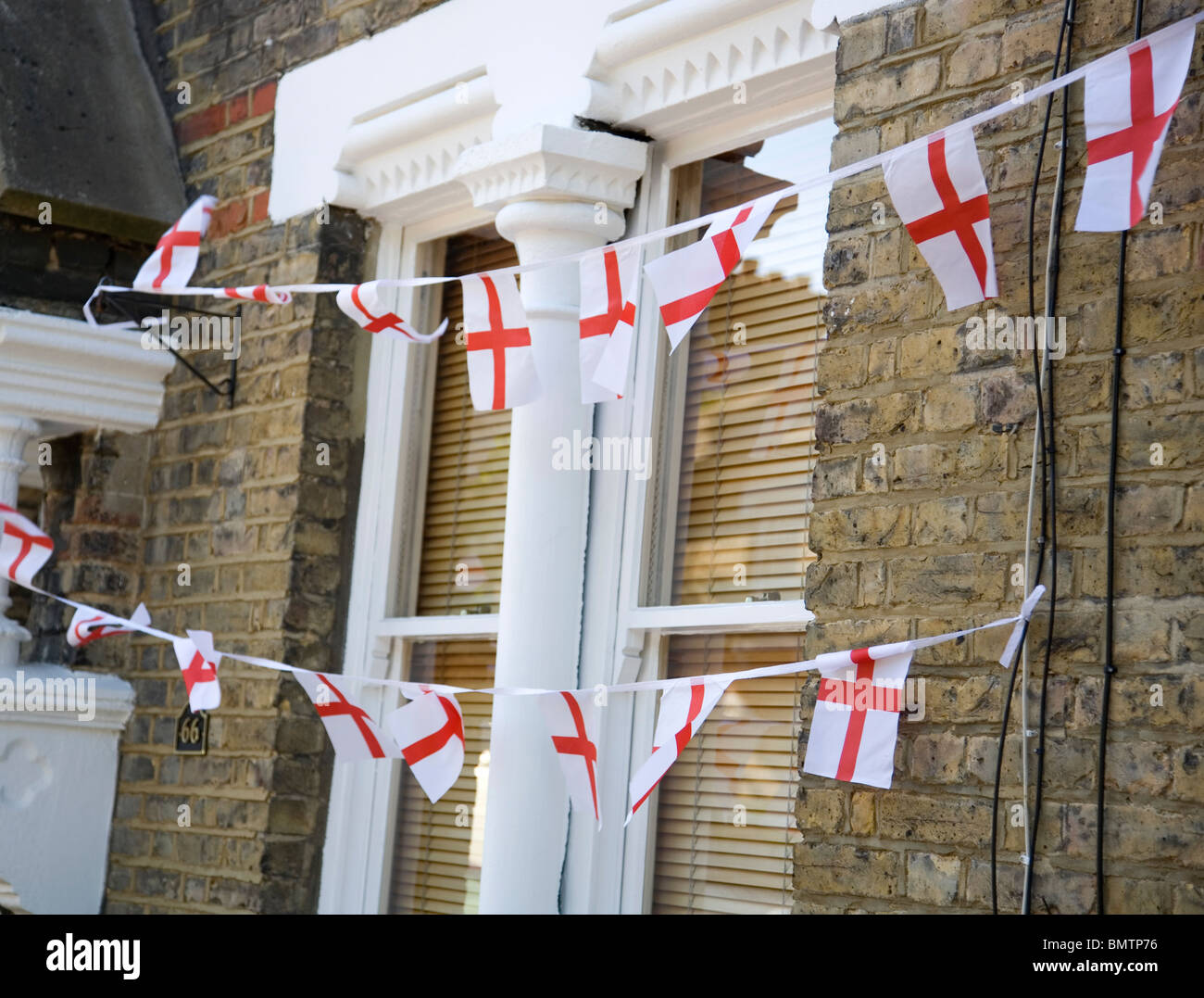 St georges cross flags hi-res stock photography and images - Alamy