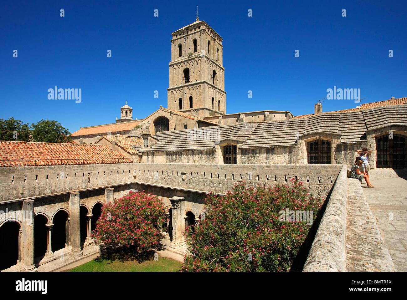Arles church of st trophime hi-res stock photography and images - Alamy