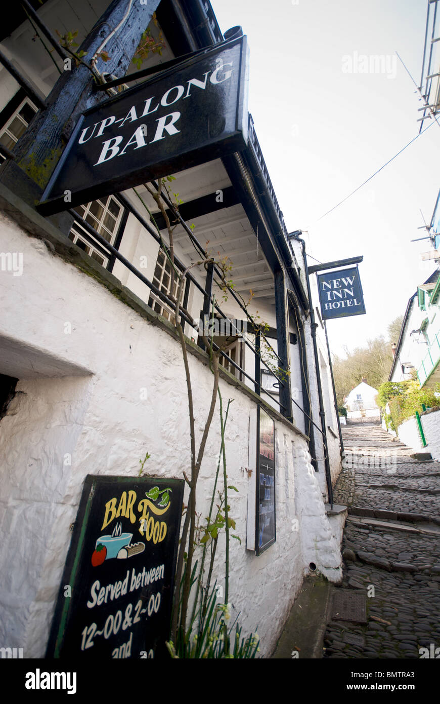 Clovelly Devon UK Cobbled Streets New Inn Hotel Stock Photo - Alamy